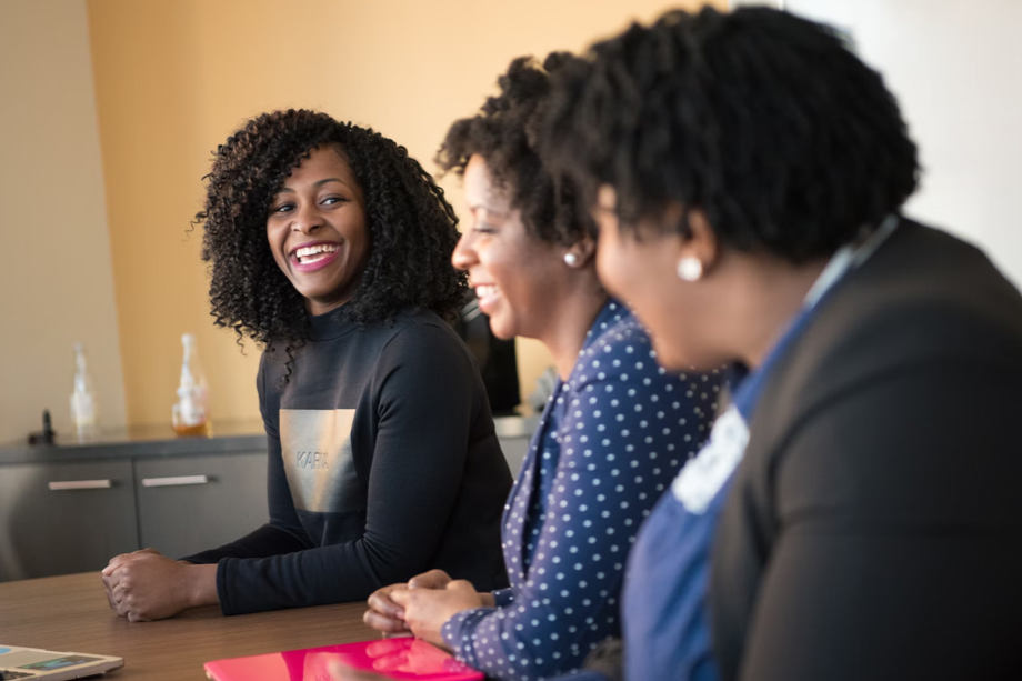 Customer Service Policy: How to Write Yours + 9 Real Examples